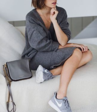 How to Wear a Jumper Dress: 8 Fresh & Warm Ways to Style Your Sweater ...